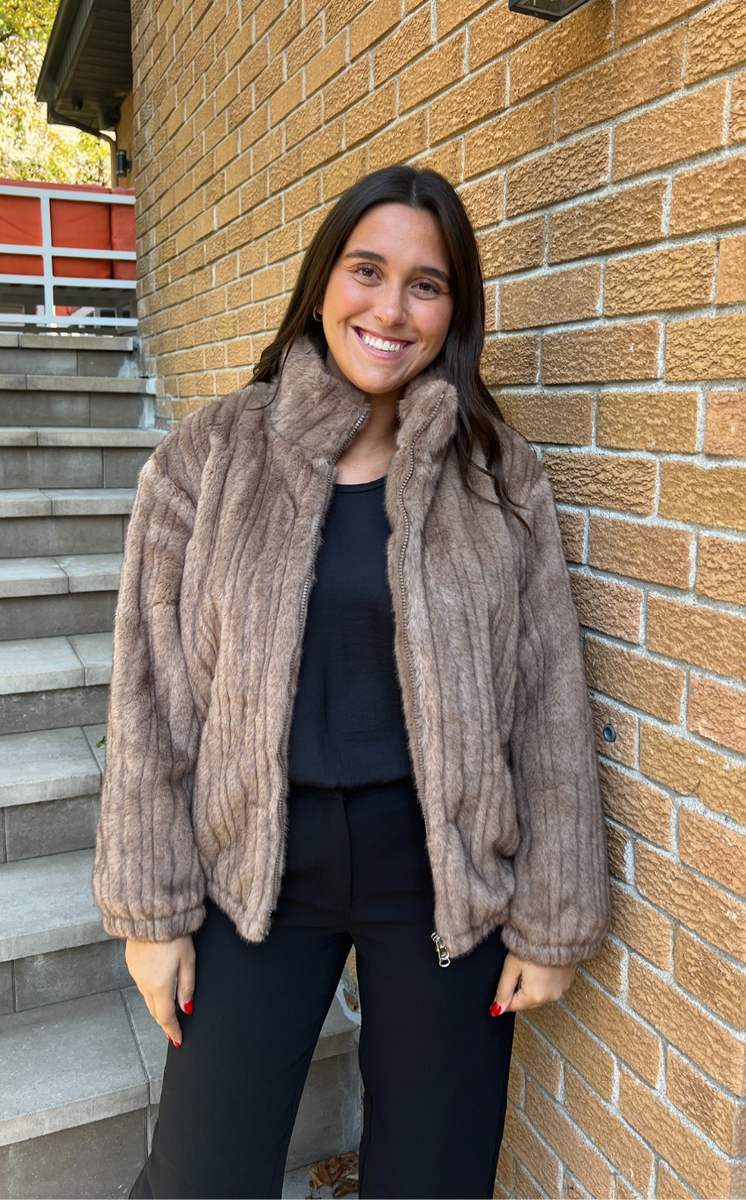 Fiona Faux Fur Bomber Mocha 6122 – Carole Cohen Collection